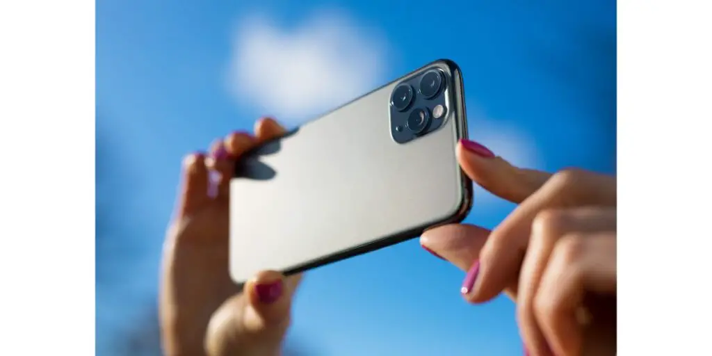 The Real Reason Why Modern Phones Are So Big | WhatsaByte