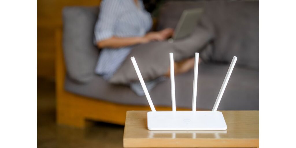 Router vs. Repeater: Every Difference Explained | WhatsaByte