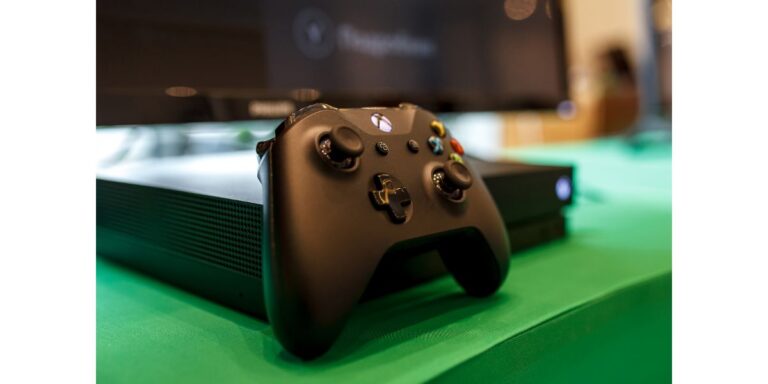 Should You Buy Digital or Physical Xbox Games? (Explained) | WhatsaByte