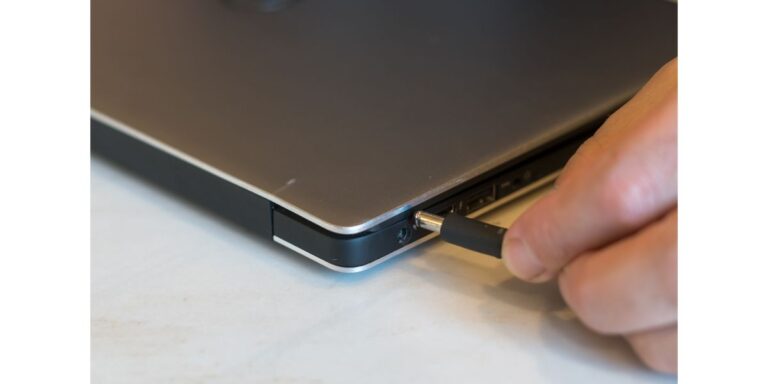 AC Adapter Not Recognized? How To Fix on Dell Devices | WhatsaByte