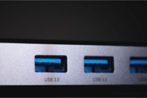 Can USB Ports Wear Out? (Explained) | WhatsaByte