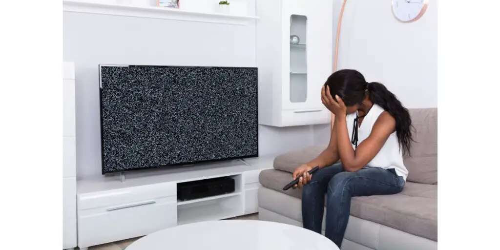TV Loses Signal Same Time Every Day: 6 Reasons & Fixes | WhatsaByte