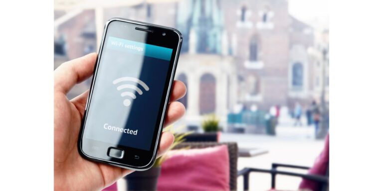 Full Bars But No Cell Service: 4 iPhone & Android Fixes | WhatsaByte