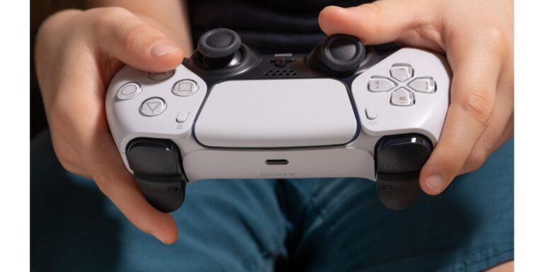 PS5 Controller Works In Menu But Not In Game: 5 Fixes | WhatsaByte
