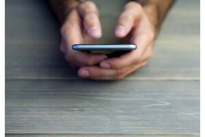 Does WhatsApp Work if Your Phone Is Disconnected? (Explained) | WhatsaByte