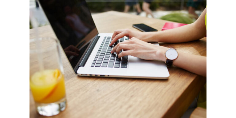 What Was The Last MacBook Pro With USB Explained WhatsaByte what-was-the-last-macbook-pro-with-usb-explained-whatsabyte