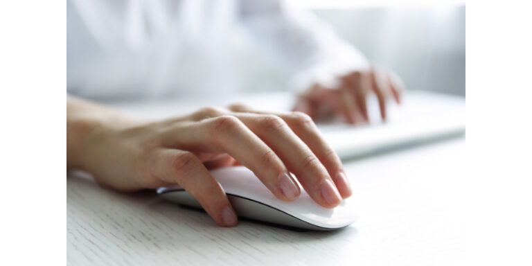 How Do I Resync My Wireless Mouse? (Explained) | WhatsaByte